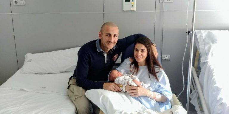 Javier Gordo se estrena como papá de una futura árbitra de la Liga ...