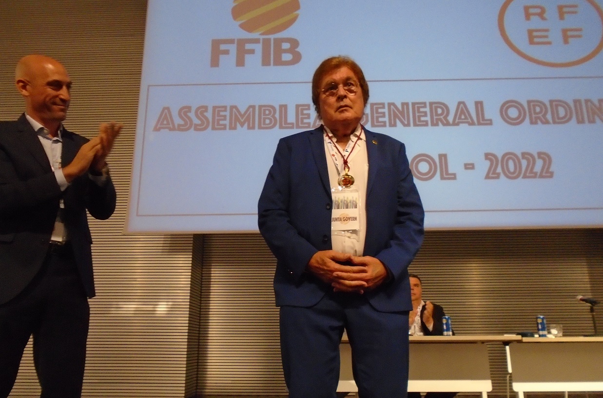 Miquel Bestard renuncia a la presidencia de la FFIB tras 19 años en el ... Miquel Bestard renuncia a la presidencia de la FFIB tras 19 años en el ...